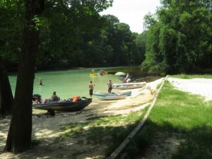 This Epic Natural Spring Is Only Accessible From This Short Kayak Trip ...